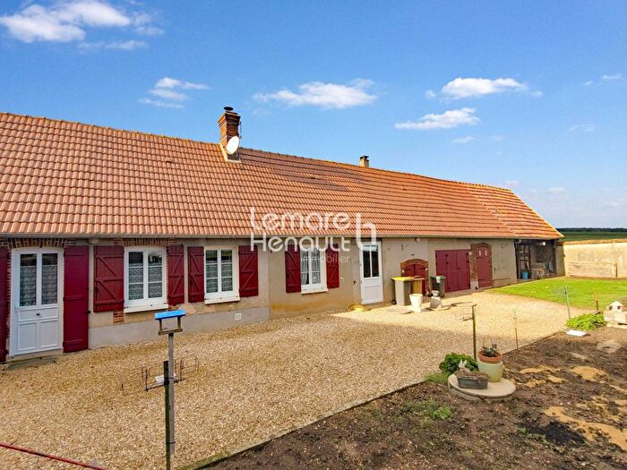 Tremblay-les-Villages : Maison 4 pièces à vendre