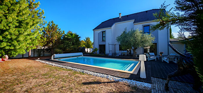 Maison 10 pièces à vendre à Saint-Julien-les-Villas