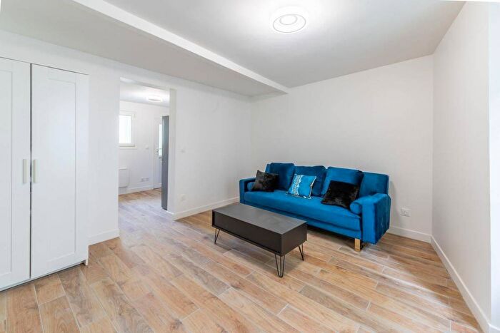 Nogent Village-Centre Ville, Nogent-sur-Marne : Appartement 1 pièce à louer