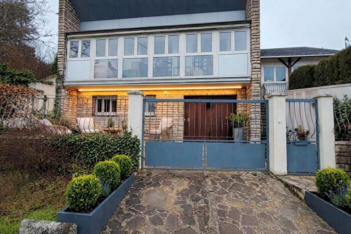 Maison à vendre - Souppes-sur-Loing - 6 pièces - 4 chambres