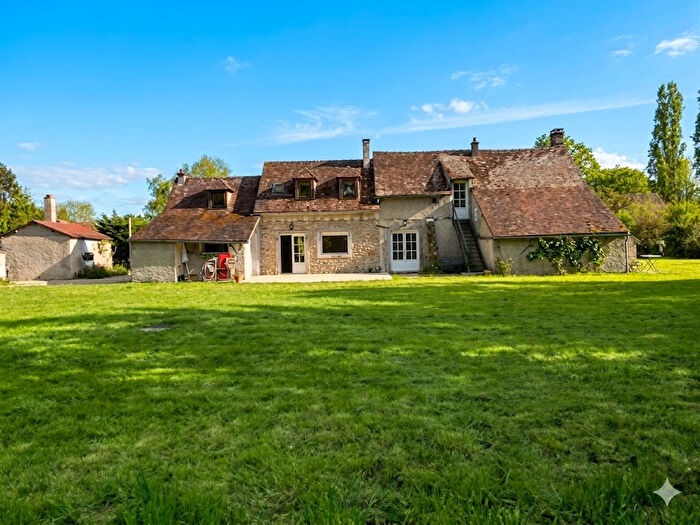 Houdan - Maison 8 pièces à vendre