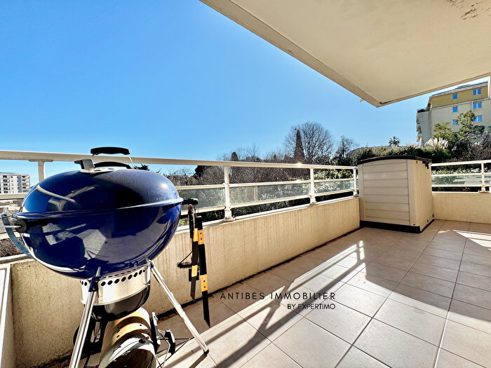 Appartement à vendre - Antibes - 3 pièces - 2 chambres