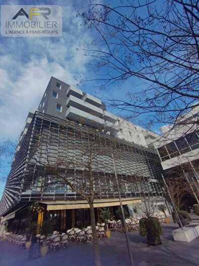Platanes, Joinville-le-Pont : Appartement 4 pièces à louer