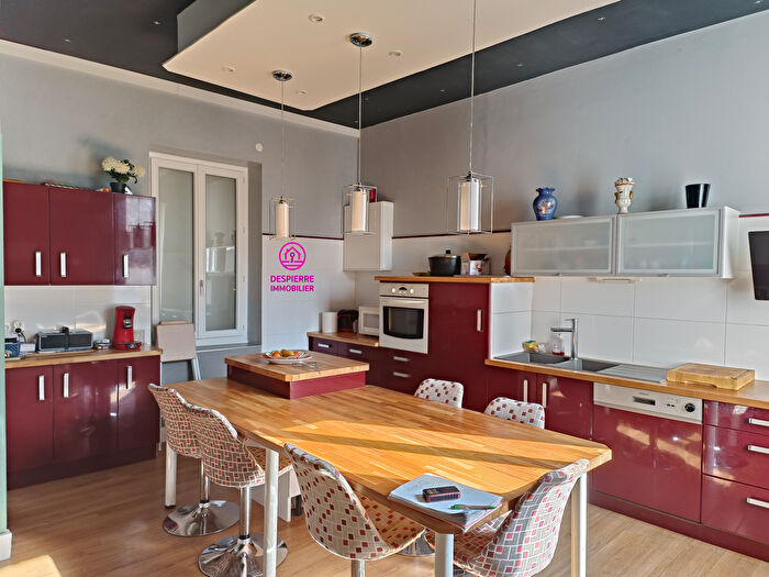 Maison à vendre - Le Péage-de-Roussillon - 6 pièces - 5 chambres