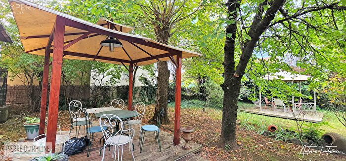 Maison à vendre - Pierre-Bénite - 6 pièces - 4 chambres