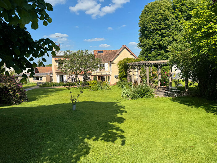 Maison 10 pièces à vendre à Montfort-l'Amaury