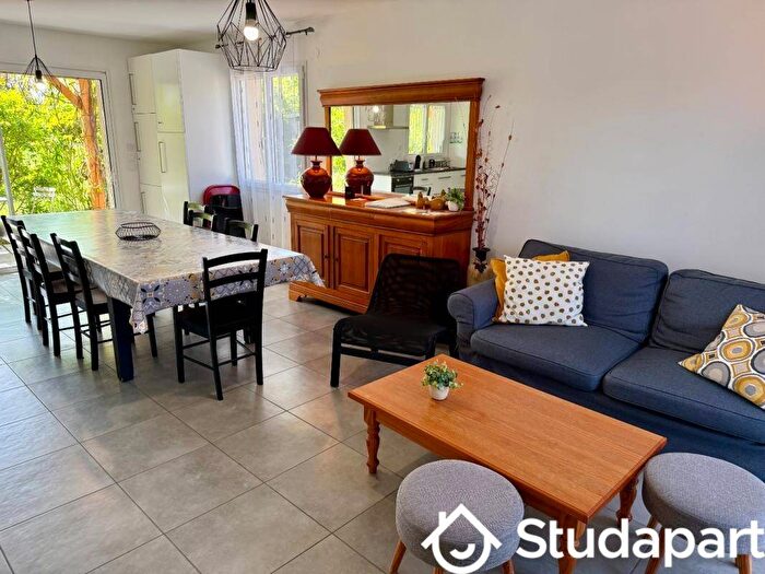 Appartement à louer - Beynost - 1 pièce - 5 chambres