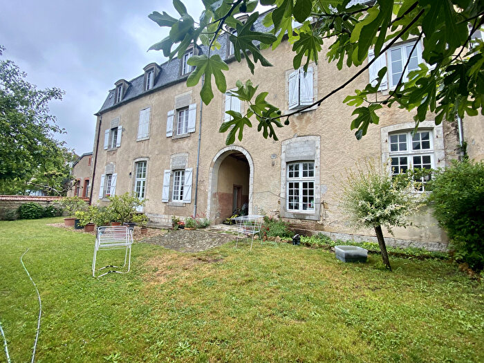 Maison à vendre - Châtillon-en-Bazois - 16 pièces - 12 chambres