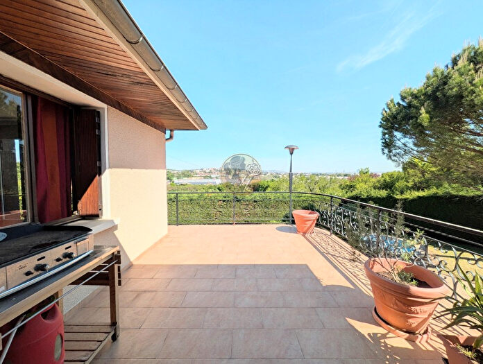 Maison à vendre - Saint-Genis-Laval - 5 pièces - 3 chambres