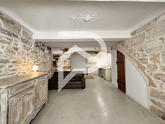 Maisons à vendre et appartements à louer - 1