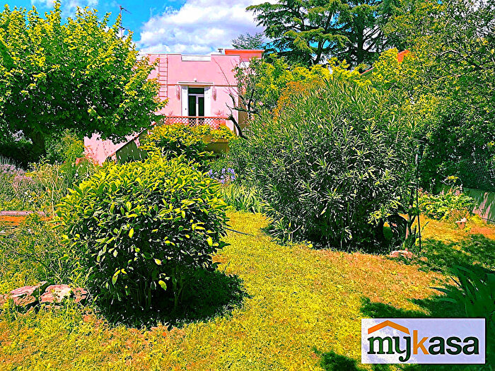 Maison à vendre - Marseille e , Saint-Barnabé - 6 pièces - 4 chambres