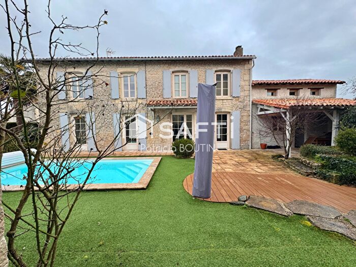 Maison à vendre - Échiré - 6 pièces - 4 chambres