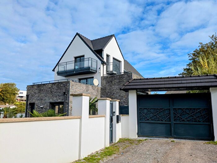Maison 8 pièces à vendre - Saint-Martin-Boulogne