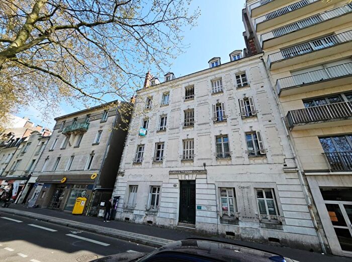 Appartement à louer - Tours, Sanitas, Rotonde - 2 pièces - 1 chambre