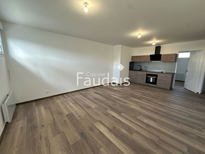 Appartement à louer - Couvains - 2 pièces - 1 chambre