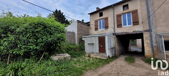 Maison à vendre - Gençay - 4 pièces - 3 chambres
