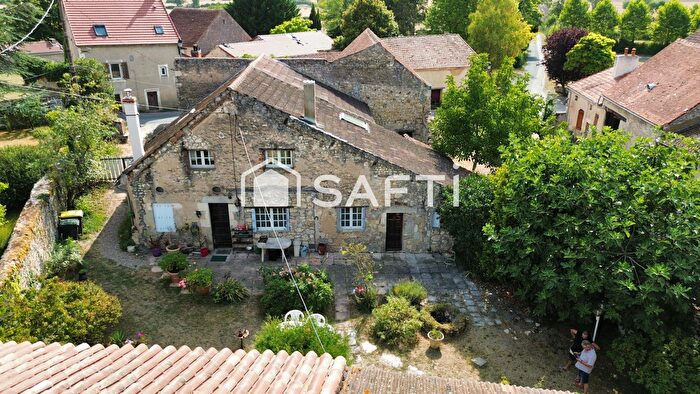 Maison à vendre - Valignat - 7 pièces - 5 chambres