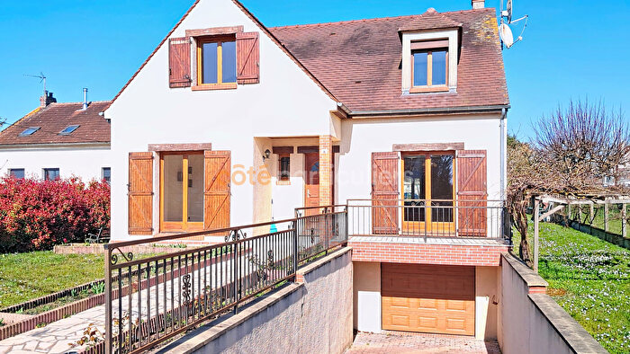Maison à vendre - Corquilleroy - 7 pièces - 4 chambres