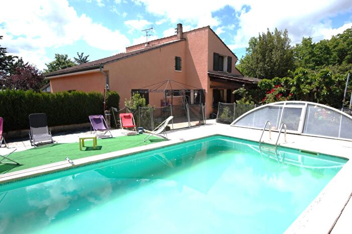 Maison à vendre - Carlus - 10 pièces - 6 chambres