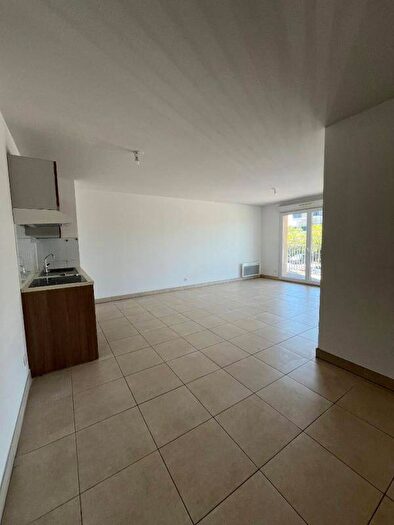 Appartement à louer - Zone Industrielle, Arles - 3 pièces - 2 chambres