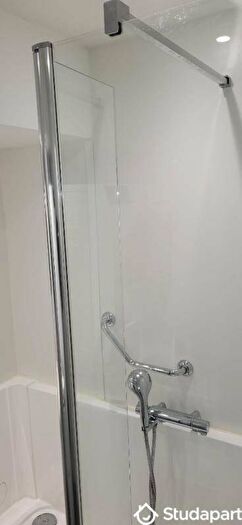 Appartement à louer - Juan-les-Pins, Antibes - 1 pièce - 2 chambres