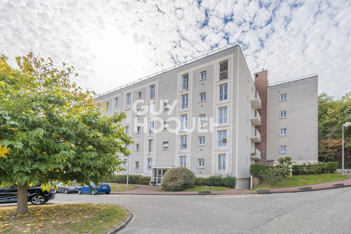 Appartement 3 pièces à vendre à Saint-Cyr-l'École, Gérard Philippe