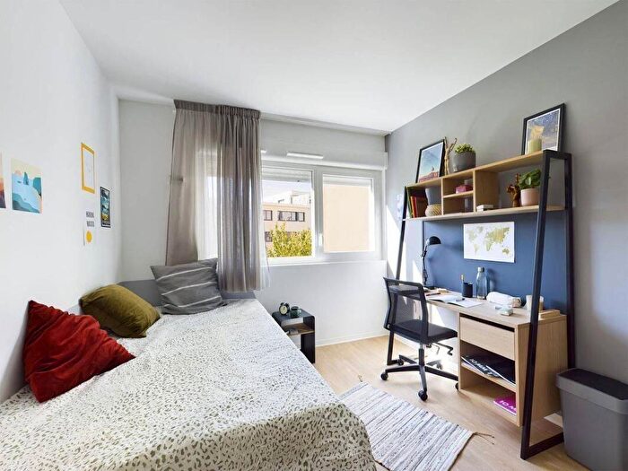 Clairmarais-Charles Arnould, Reims : Appartement 1 pièce à louer