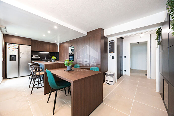 Appartement 5 pièces à vendre à Saint-Estève