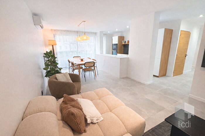 Appartement à vendre - Montélimar, Centre-ville - 4 pièces - 3 chambres