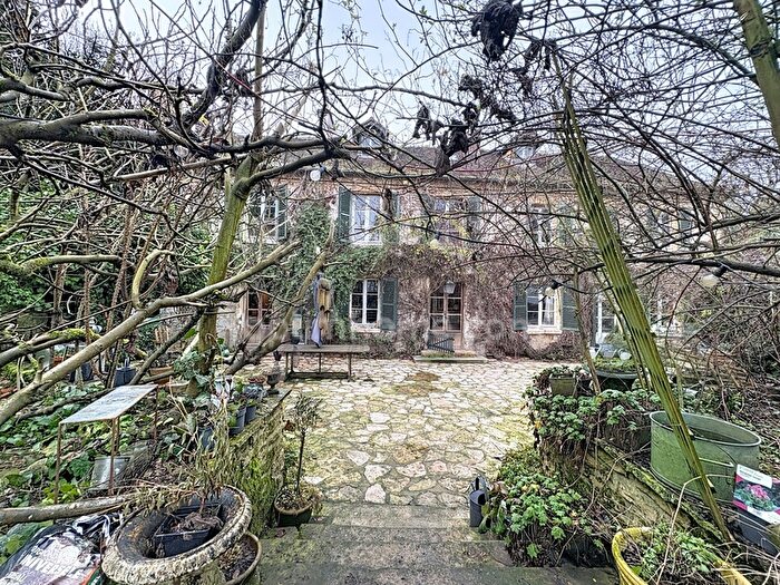 Maison à vendre - Valmondois - 9 pièces - 6 chambres