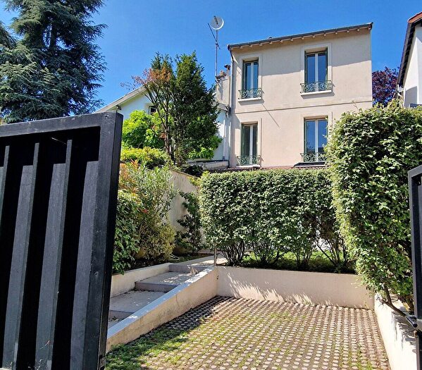 Maison 5 pièces à Montretout, Saint-Cloud, à louer