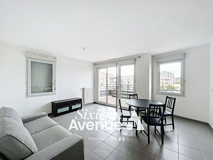 Appartement à louer - Meyzieu, Centre-ville - 3 pièces - 2 chambres