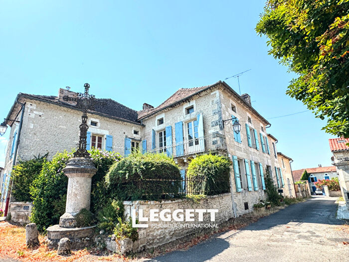 Maison 10 pièces à Salles-Lavalette, à vendre