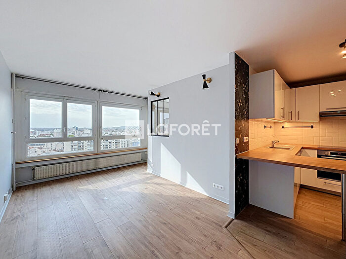Courbevoie, Hôtel de ville : Appartement 2 pièces à louer