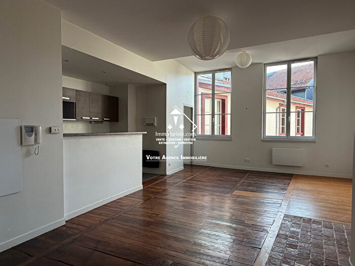 Appartement à louer - Limoges, Centre-ville, Hôtel de Ville, Emailleurs - 3 pièces - 2 chambres