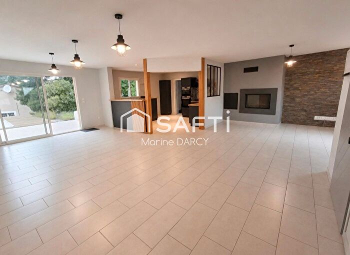 Maison 6 pièces à Saïx, à vendre
