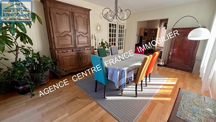 Bourges, Aéroport, Vauvert, Pierrelay, Pissevieille : Maison 7 pièces à vendre