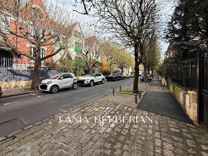 Maison à vendre - Suresnes, Centre-ville - 4 pièces - 3 chambres