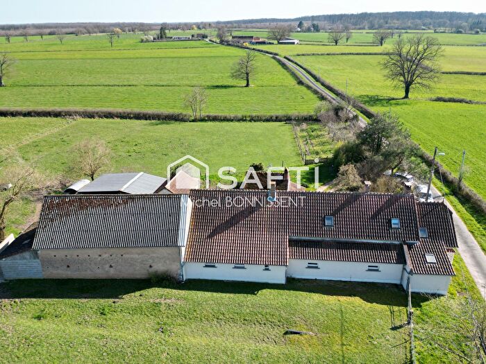 Maison à vendre - Saint-Bonnet-Tronçais - 6 pièces - 3 chambres