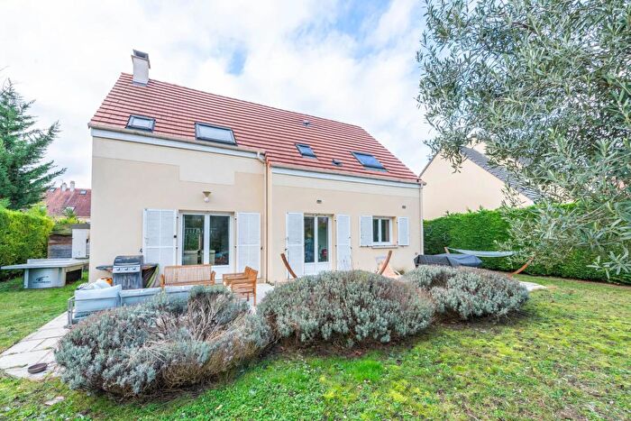 Maison à vendre - Chatou, Nord - 7 pièces - 5 chambres