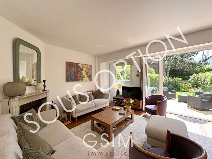 Maison à louer - Garches - 4 pièces - 3 chambres