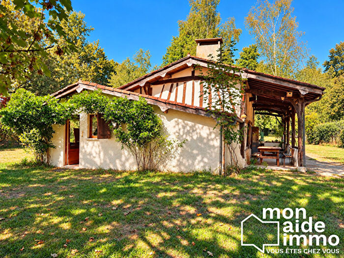 Saint-Martin-Curton : Maison 5 pièces à vendre