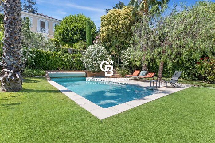 Maison 7 pièces à Grasse, Centre-ville Sud, à vendre