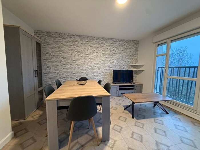 Barbâtre-Saint Remy-Verrerie, Reims : Appartement 4 pièces à louer