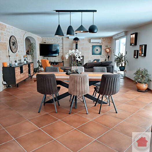 Maison à vendre - Vayres - 8 pièces - 6 chambres