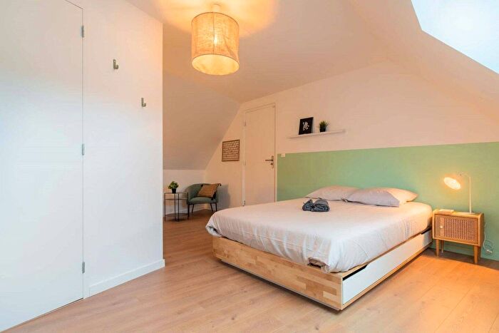 Appartement à louer - Centre-Neuf Bourg-Quesnoy-Delsaux-Musée-Cannoniers-Gare, Valenciennes - 1 pièce