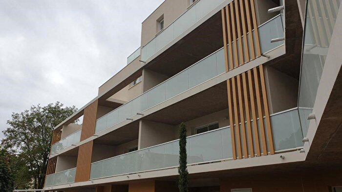 Appartement à louer - Du Guesclin, Beziers - 2 pièces - 1 chambre