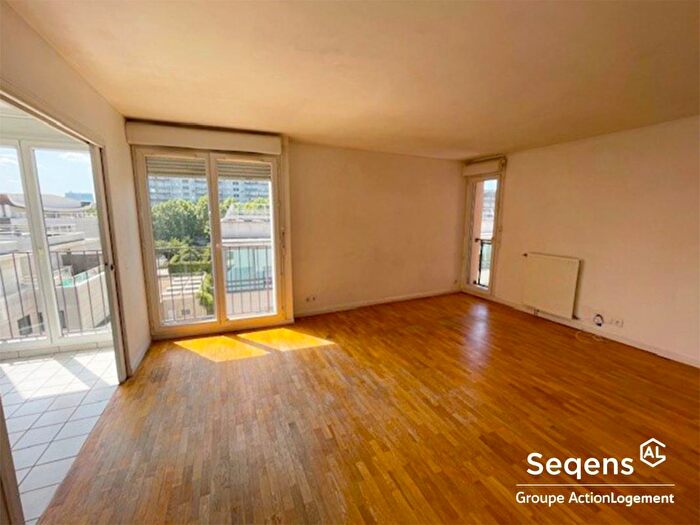 Clichy, Centre-ville : Appartement 3 pièces à vendre