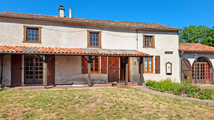Maison 7 pièces à Saint-Priest-Bramefant, à vendre