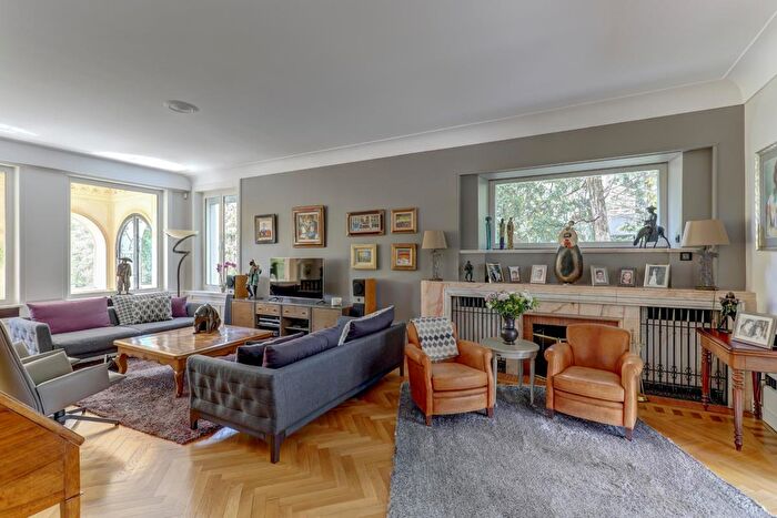 Maison à vendre - Chamalières, Royat - 8 pièces - 6 chambres